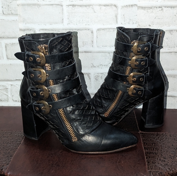 Freebird by Steven | Shoes | Freebird Julia Black Bootie Size | Poshmark